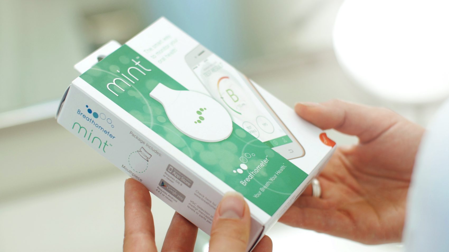 The Mint Breathalyzer Is a Portable Test for Bad Breath and Oral Hygiene